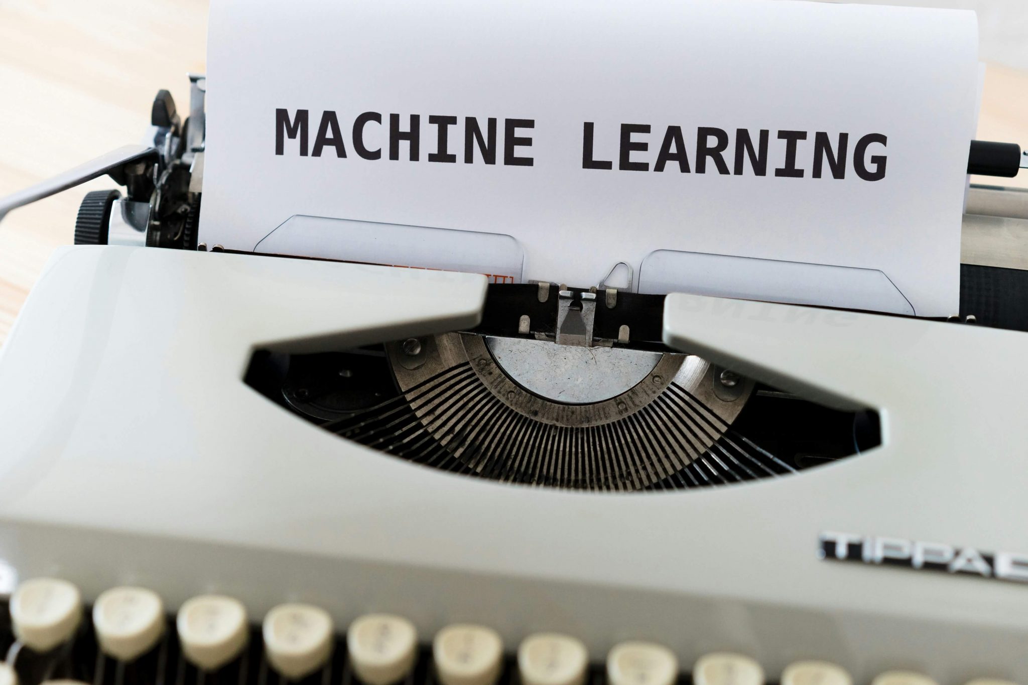 Machine Learning vs Traditional Programming: Key Differences 2026